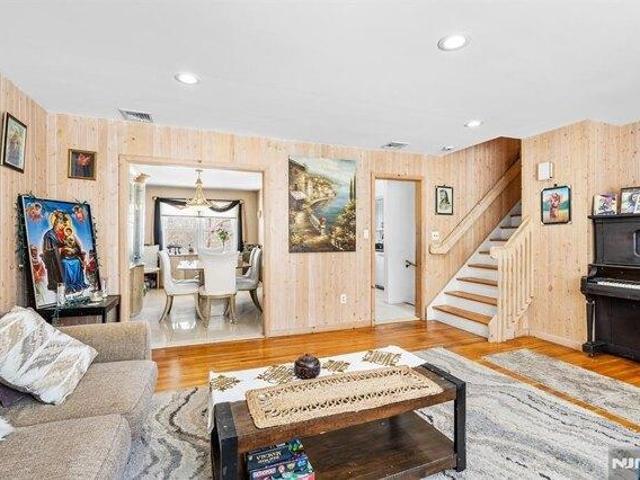 3 bedroom, River Edge NJ 07661 102215834
