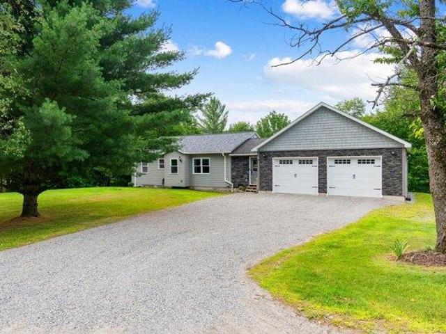 3 bedroom, Richford VT 05476 105106567