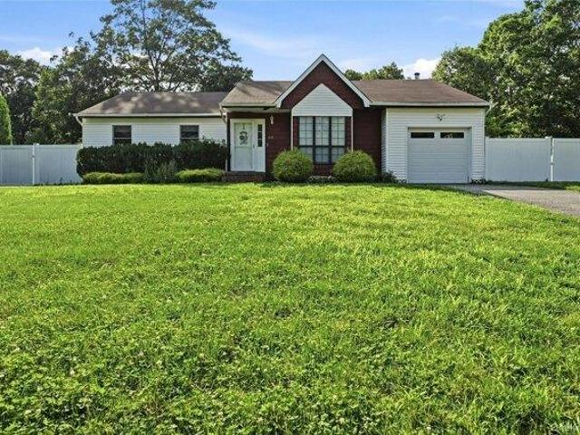 3 bedroom, Ridge NY 11961 104902081