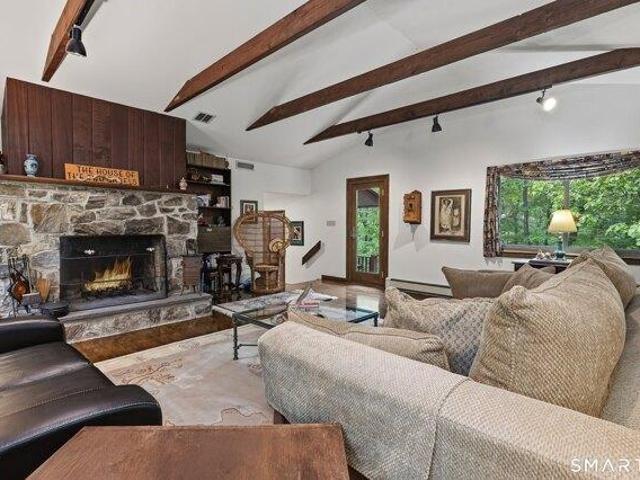 3 bedroom, Ridgefield CT 06877 105176116