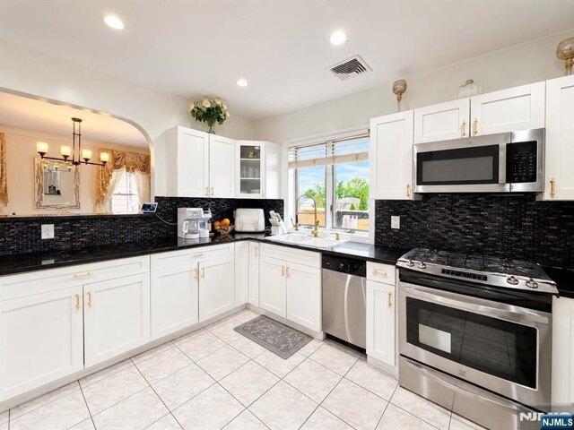 3 bedroom, Ridgefield NJ 07657 102211698
