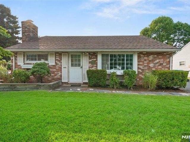 3 bedroom, Rutherford NJ 07070 104834318