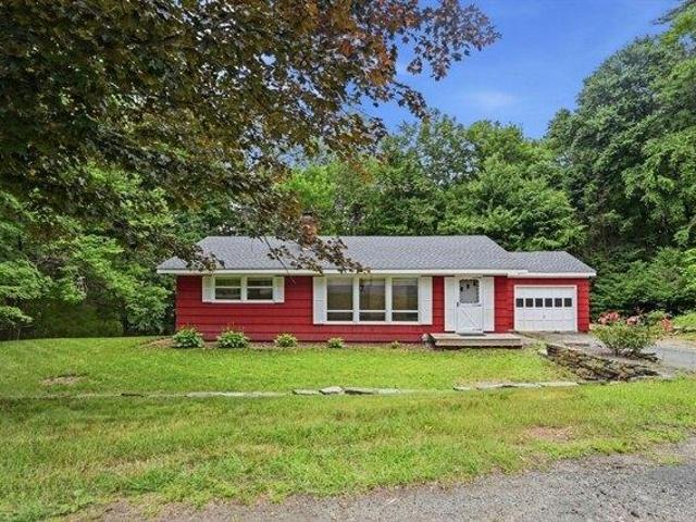 3 bedroom, Russell MA 01071 103888141