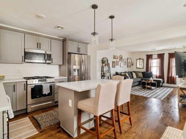 3 bedroom, Woburn MA 01801 LS102594372