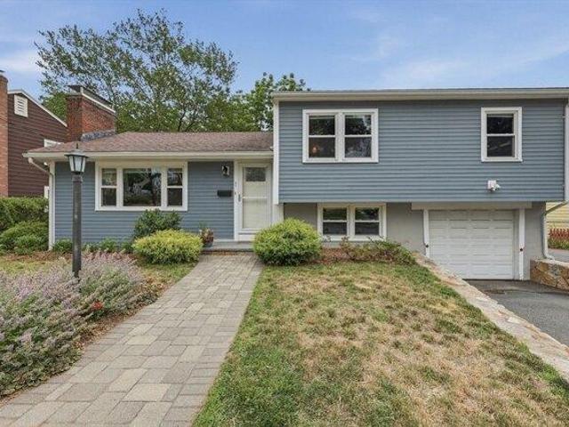 3 bedroom, Woburn MA 01801 105040501