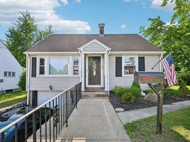 3 bedroom, Woburn MA 01801 105059019