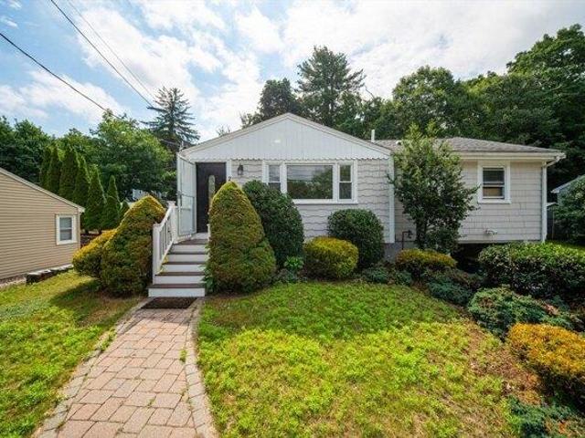 3 bedroom, Woburn MA 01801 105092537