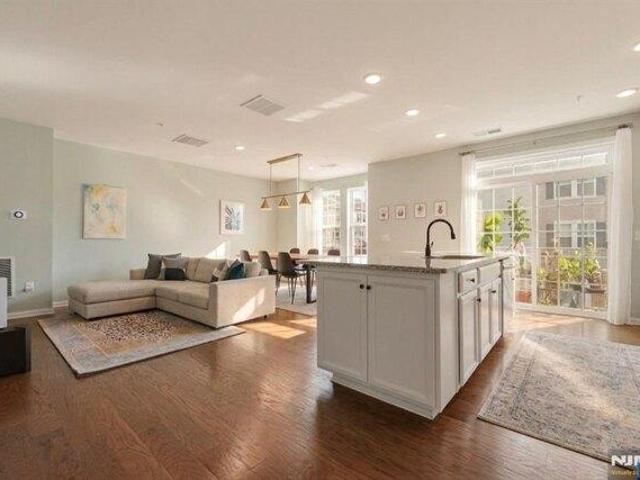 3 bedroom, Wood Ridge NJ 07075 102779002
