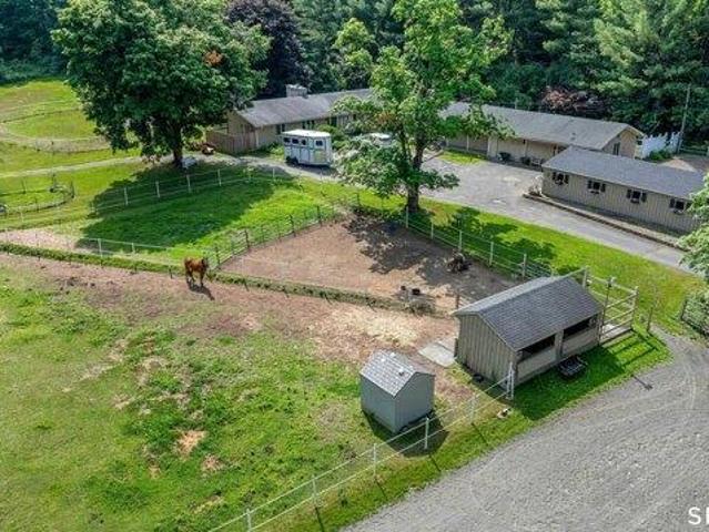 3 bedroom, Woodbury CT 06798 104833880