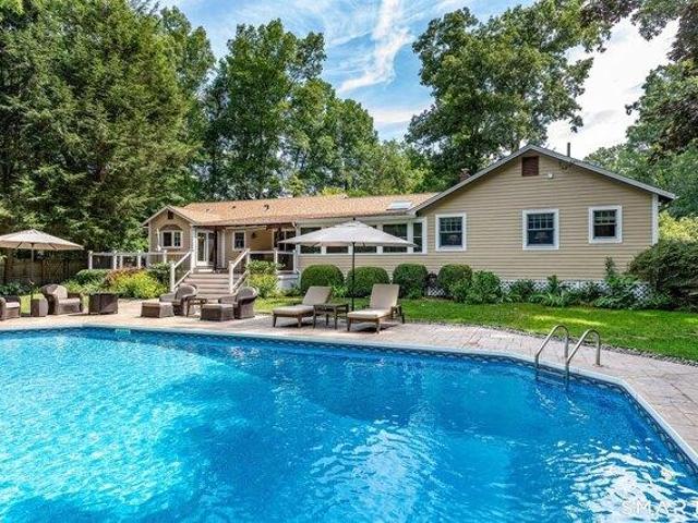 3 bedroom, Woodbury CT 06798 105173205