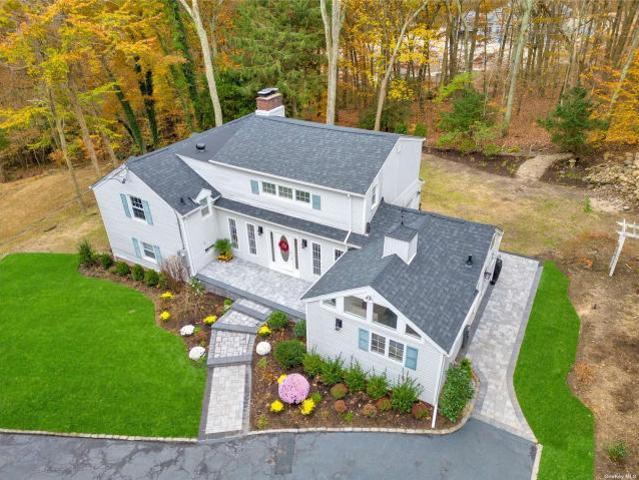 3 bedroom, Woodbury NY 11797 72692087