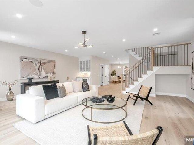 3 bedroom, Woodcliff Lake NJ 07677 105141464
