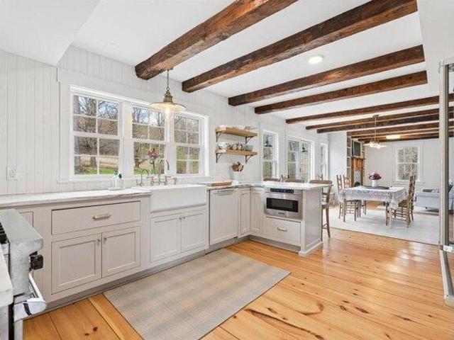 3 bedroom, Woodstock VT 05091 LS102596014