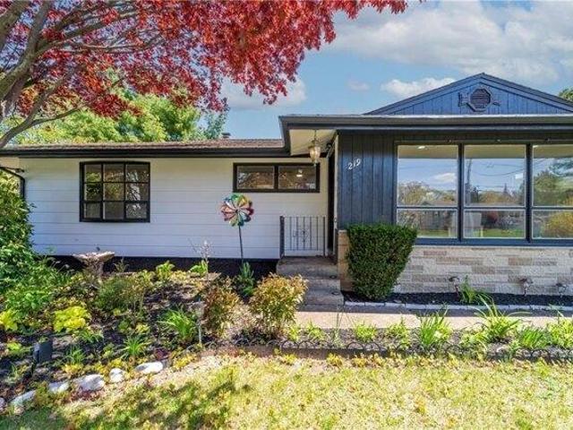 3 bedroom, Woonsocket RI 02895 103498633