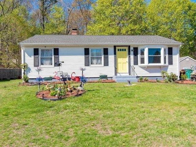 3 bedroom, Woonsocket RI 02895 104570101