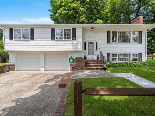 3 bedroom, Woonsocket RI 02895 104570106