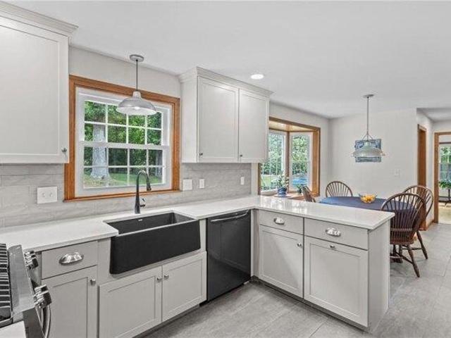 3 bedroom, Woonsocket RI 02895 104811276