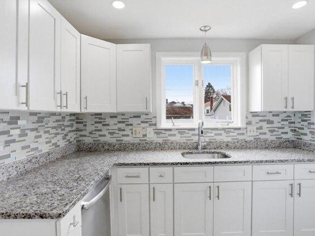 3 bedroom, Worcester MA 01604 102119467