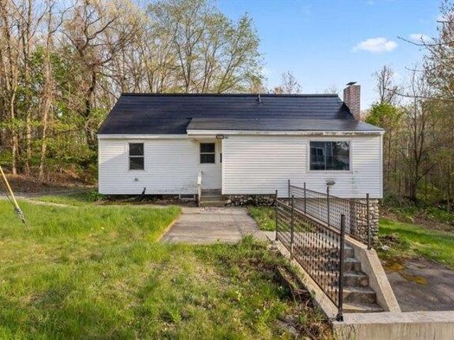 3 bedroom, Worcester MA 01606 102345267