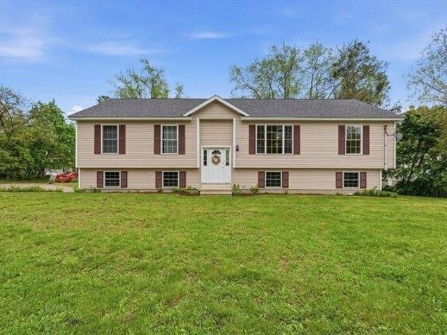 3 bedroom, Worcester MA 01602 102668477