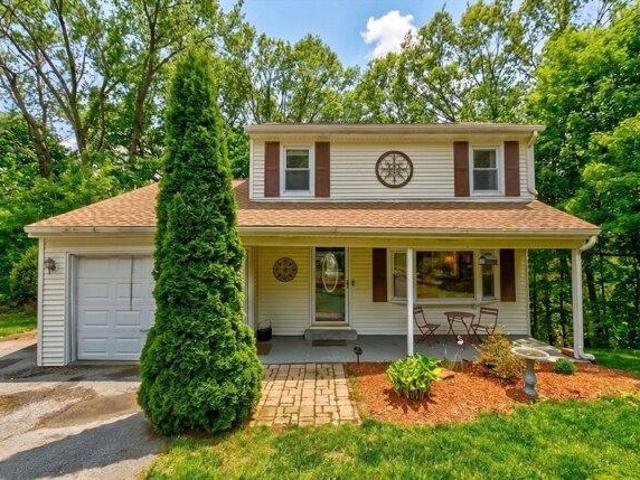 3 bedroom, Worcester MA 01602 102669602
