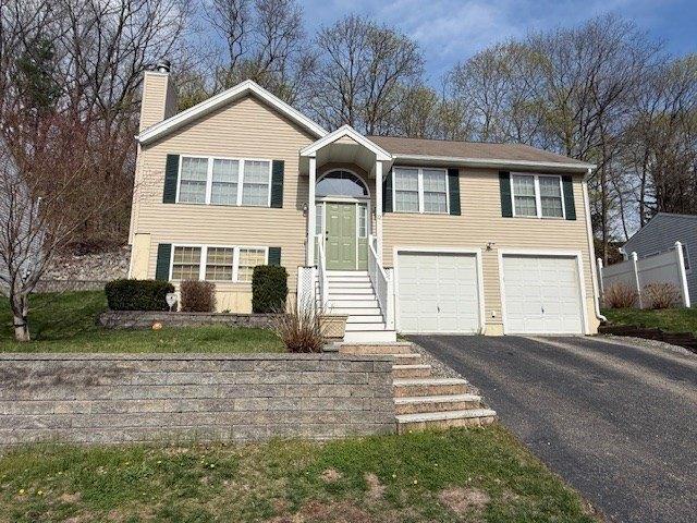 3 bedroom, Worcester MA 01602 102859735