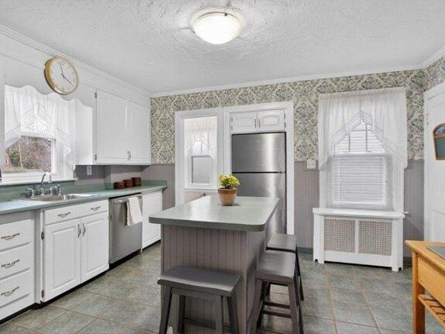 3 bedroom, Worcester MA 01602 105144681