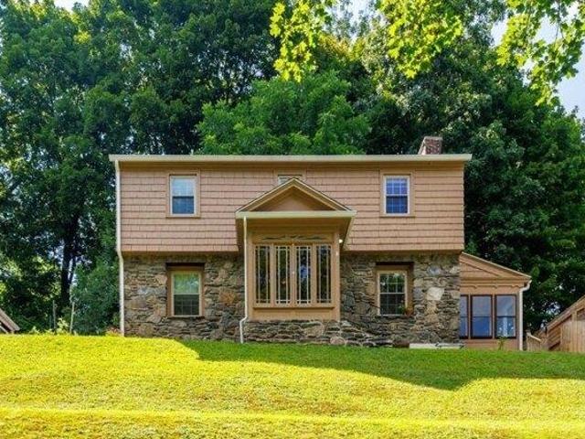 3 bedroom, Worcester MA 01602 105114100