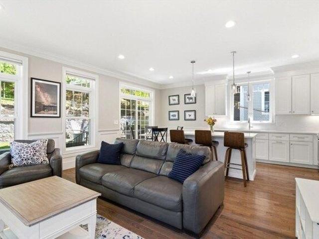 3 bedroom, Watertown MA 02472 102826590