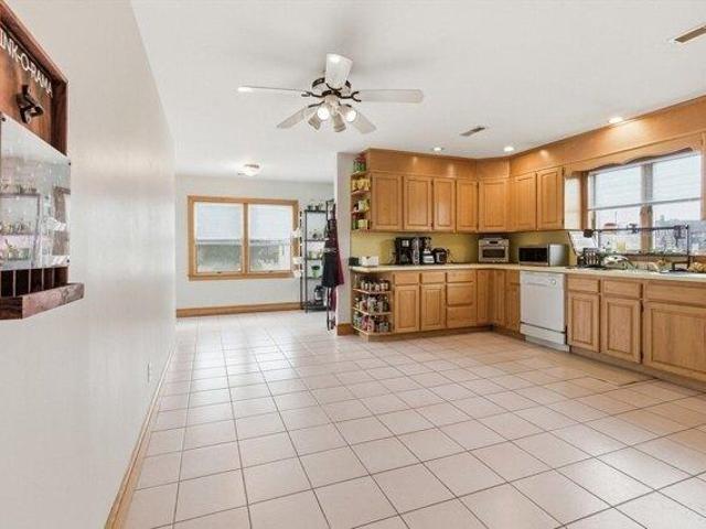 3 bedroom, Watertown MA 02472 103444458