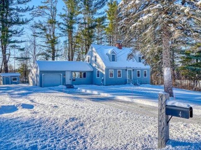 3 bedroom, Waterville ME 04901 102158073