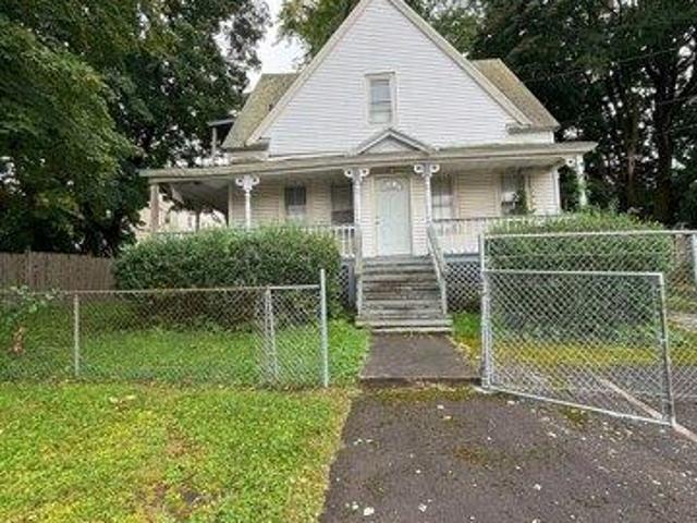 3 bedroom, Waterbury CT 06704 104807492
