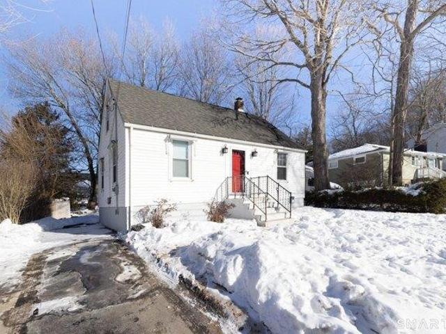 3 bedroom, Waterbury CT 06705 102761996