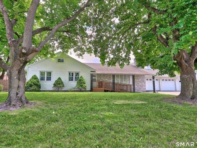 3 bedroom, Waterbury CT 06705 104153058