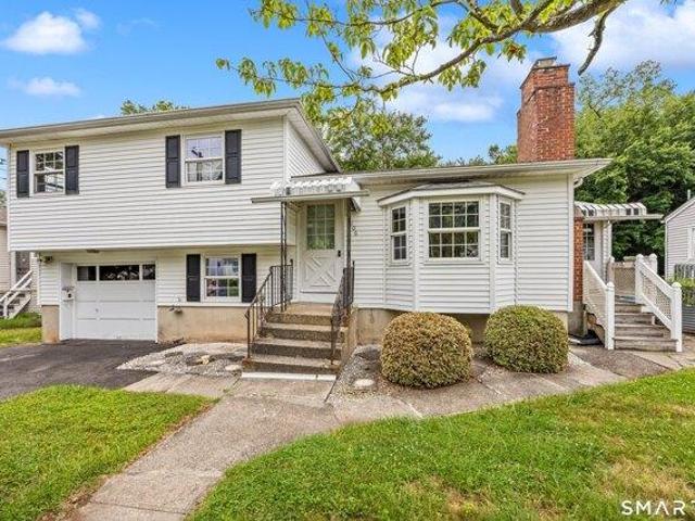 3 bedroom, Waterbury CT 06705 104479248