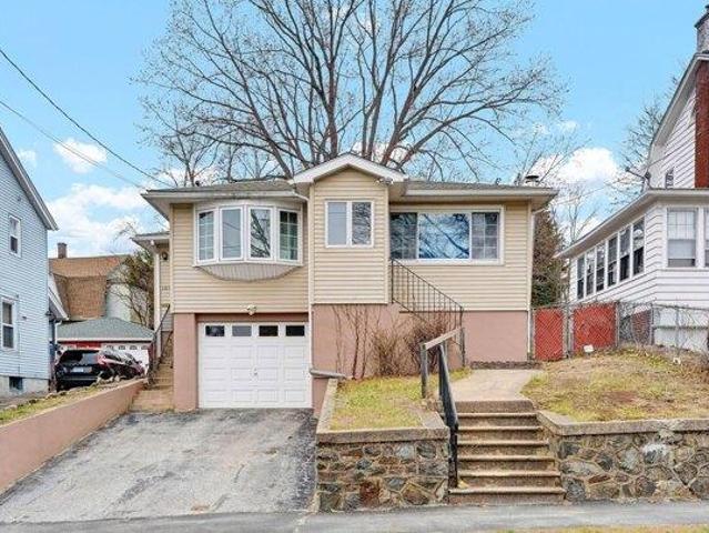 3 bedroom, Waterbury CT 06705 89499733