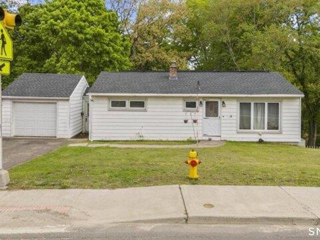 3 bedroom, Waterbury CT 06706 102559106