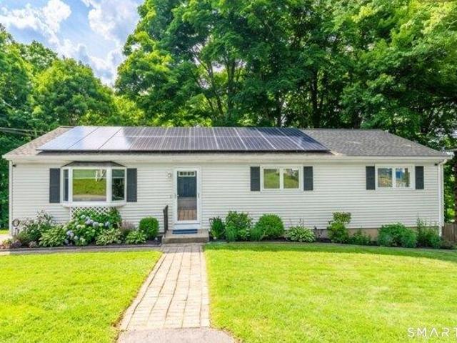 3 bedroom, Waterbury CT 06708 104853101