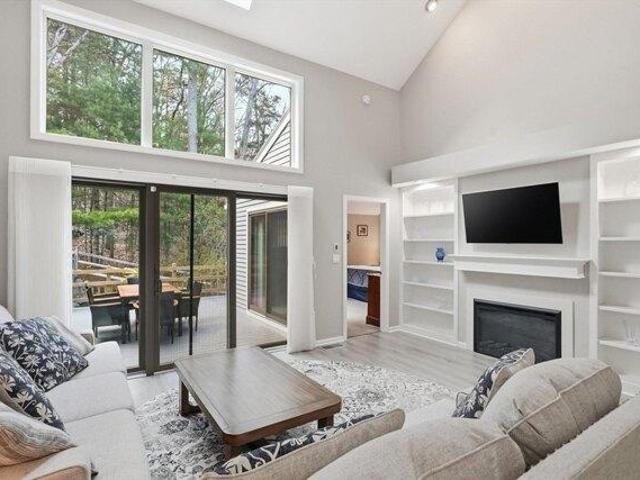 3 bedroom, Wayland MA 01778 102256880