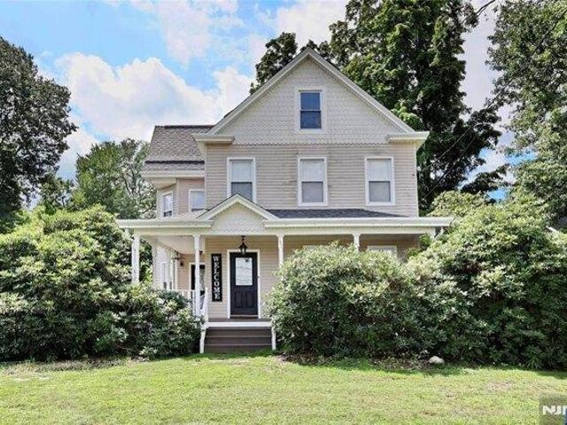 3 bedroom, Waldwick NJ 07463 105124152