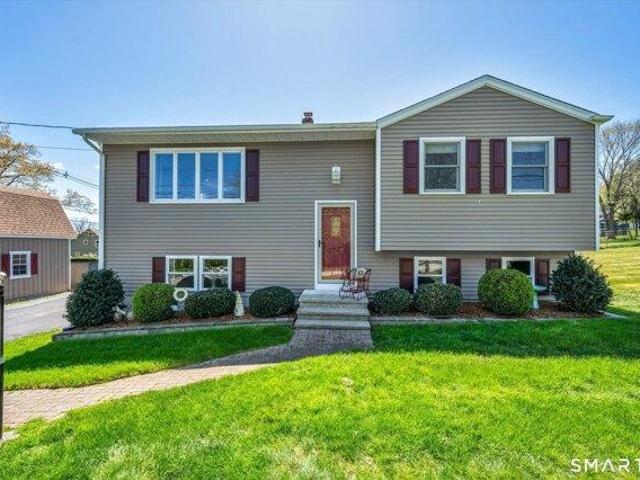 3 bedroom, Wallingford CT 06492 LS102560539