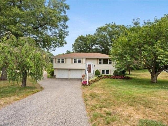 3 bedroom, Walpole MA 02081 104481428