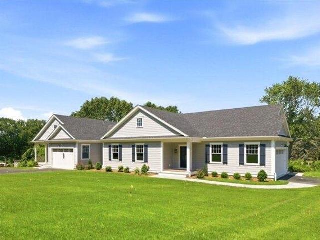 3 bedroom, Walpole MA 02081 104788125