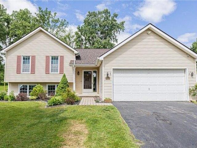 3 bedroom, Walworth NY 14568 103623893