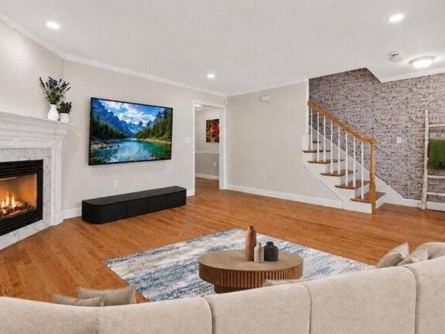 3 bedroom, Waltham MA 02453 103034584