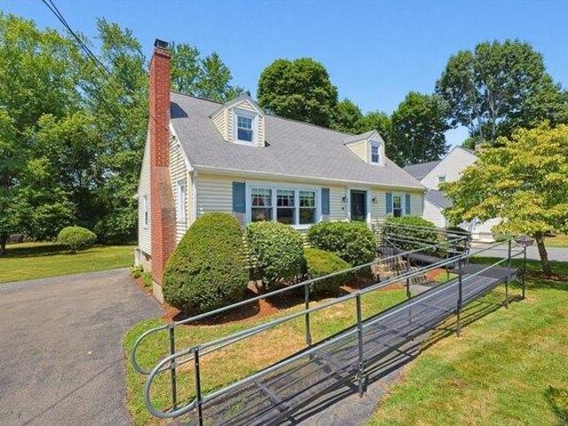 3 bedroom, Waltham MA 02453 104411272