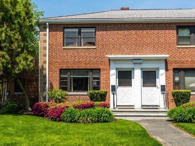 3 bedroom, Waltham MA 02452 LS103128214