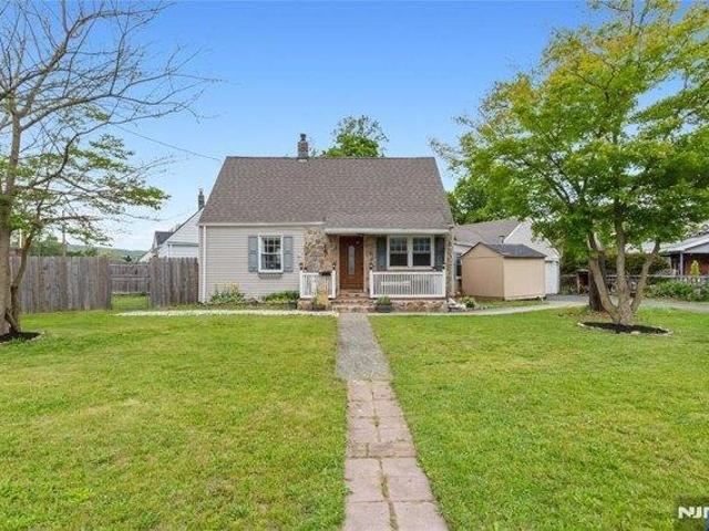 3 bedroom, Wanaque NJ 07420 102475566