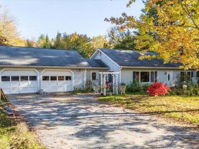 3 bedroom, Warren ME 04864 102343984