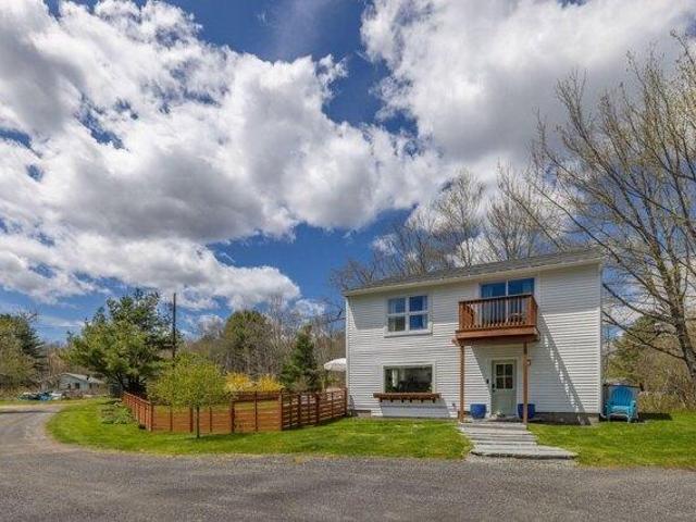 3 bedroom, Warren ME 04864 102592315
